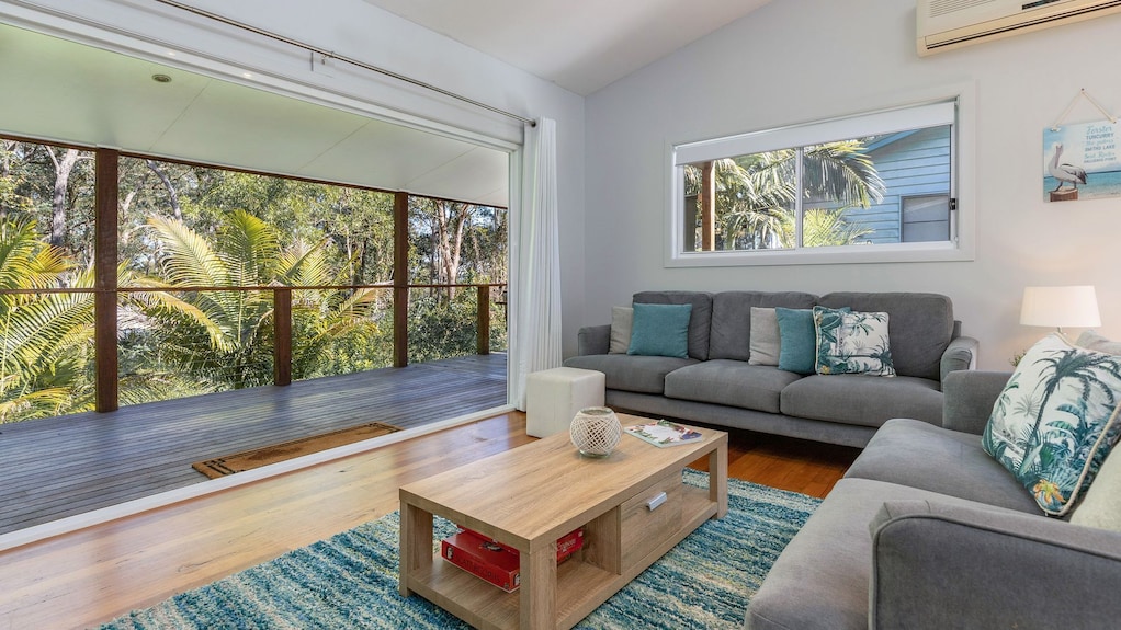 Happy Daze @ Smiths Lake - Myall Lake, New South Wales