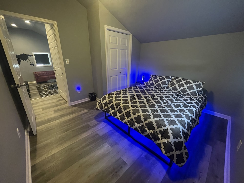 Chic & Modern Stay Walking Distance To Restaurants, Bars And Shops! - Louisville