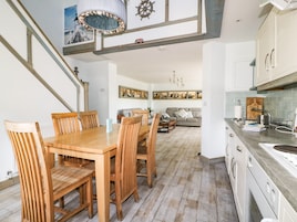 Casa de campo | Cozinha privada | Geladeira, lava-louças, chaleira elétrica, torradeira