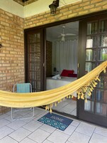 Escrivaninha, espaço de trabalho para notebook