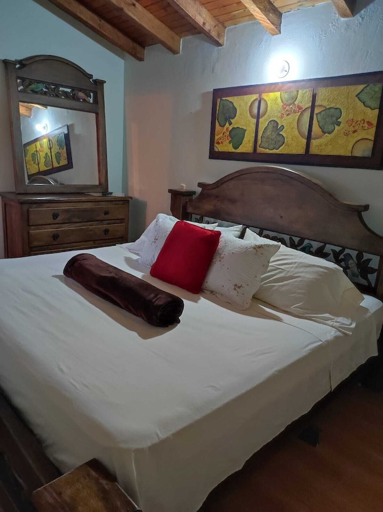 Hotel Y Coworking Guatapé, Ubicados A 3 Cuadras Del Parque Principal - Guatapé