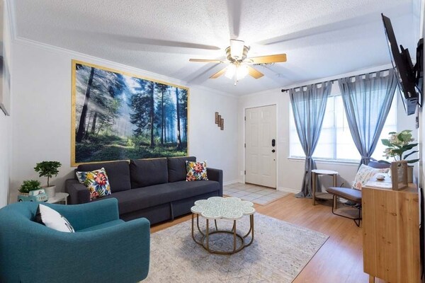 Cozy Cottage In Norman, Family Friendly And Just A Short Drive To Ou. - Norman, OK