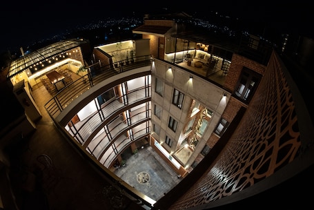 Fachada do alojamento. The Nanee