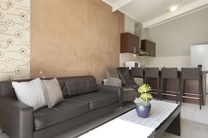 Apartamento (3 Bedrooms) | Área de estar