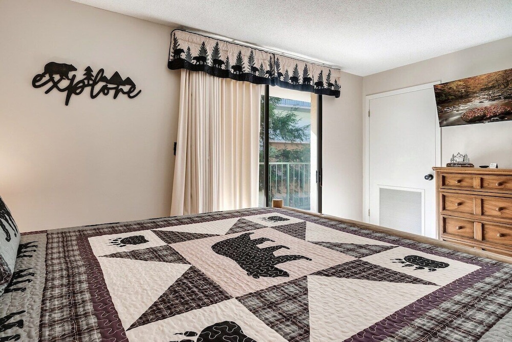 Bear Pause Retreat/steps To Pkwy/with Indoor Pool - Blue Ridge Mountains