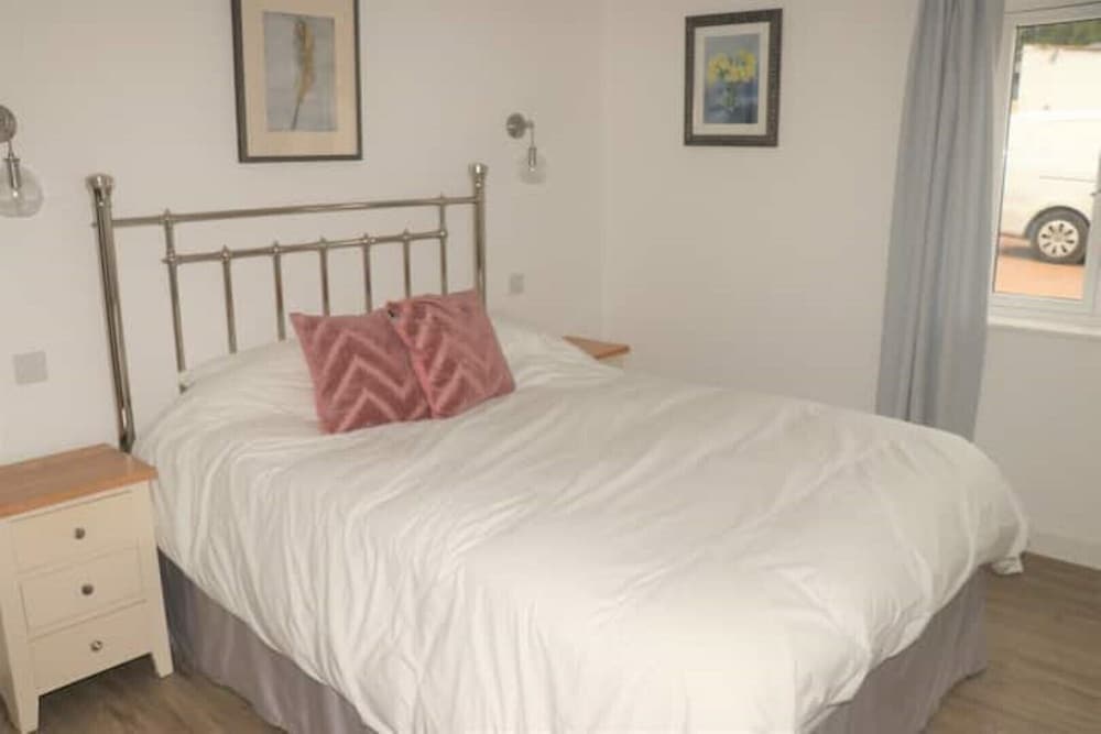 New 2 Bed Detached Cottage Near Salisbury Set In The Country Side - Hampshire