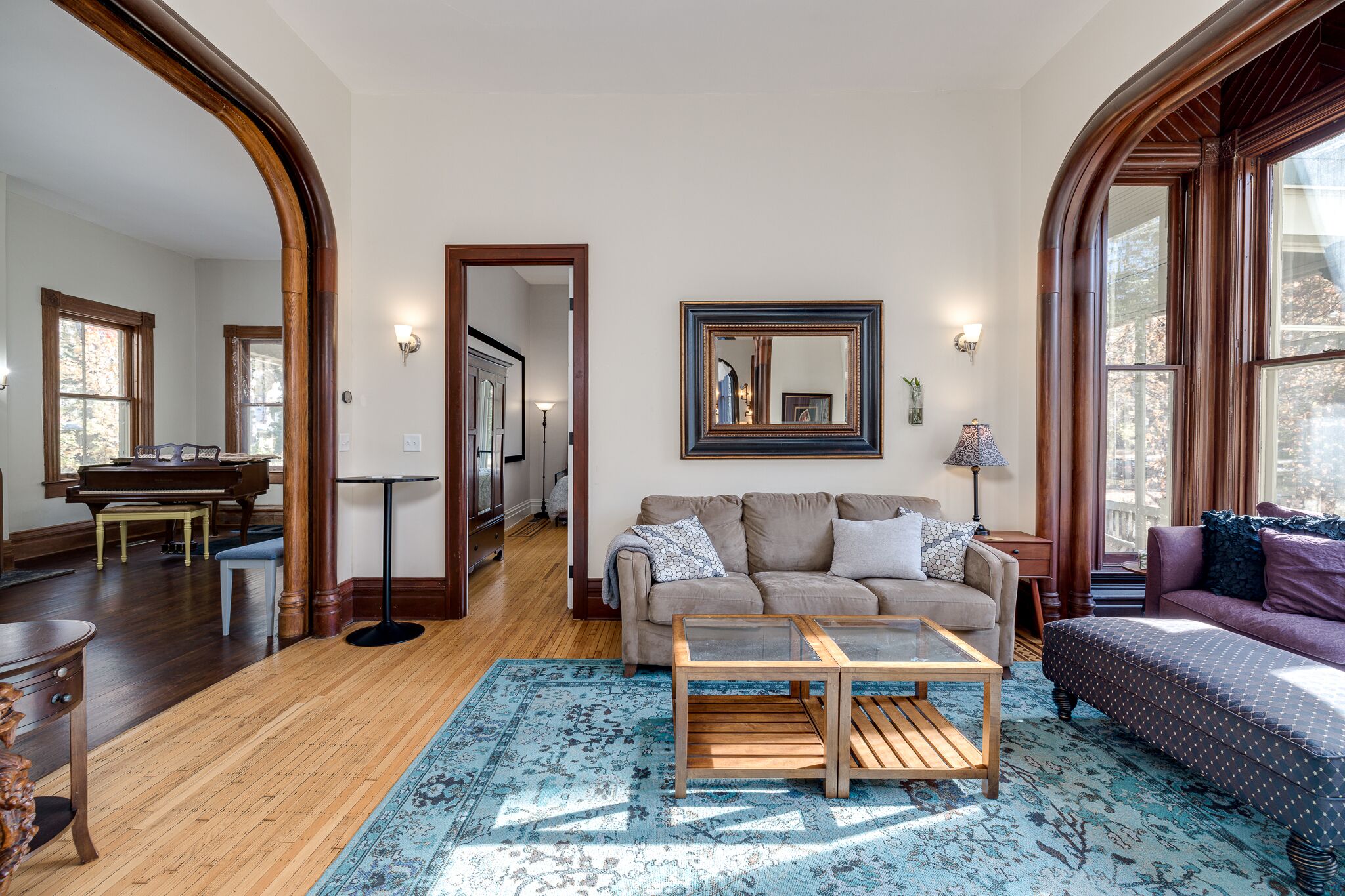 Historic 10 Bedroom 6 Bath Victorian ~ 2 Blocks To Cathedral ~ Hidden Arcade - Saint Paul, MN