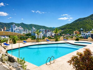 2 piscinas externas