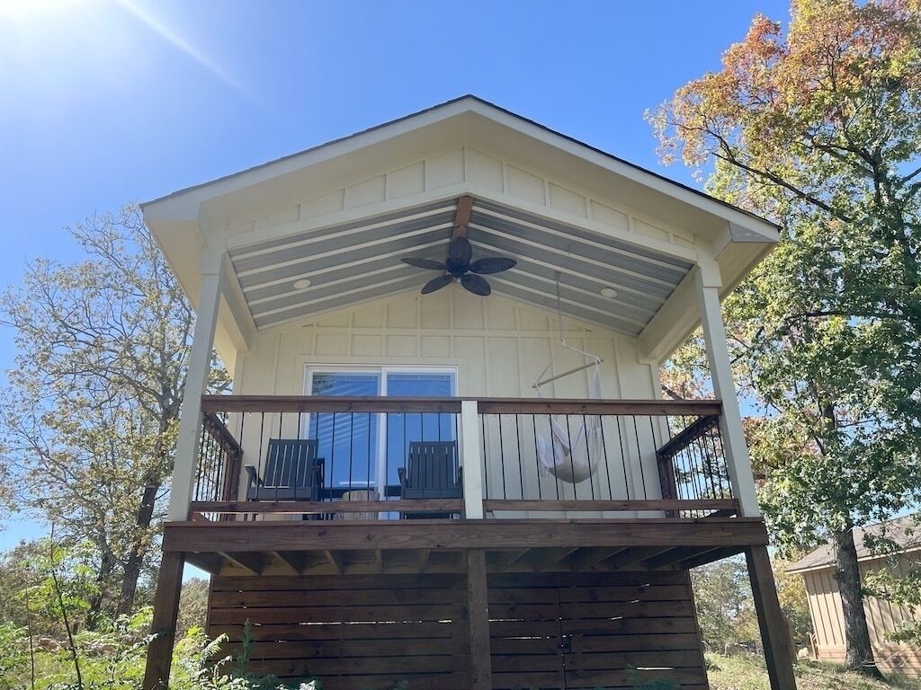 The Lakeside Cottage - Hot Springs | Vrbo