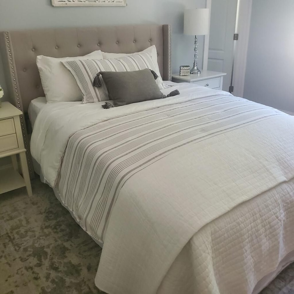 5 Minute Walk To St. Vincent Hospital And Umass University Hospital - Shrewsbury, MA