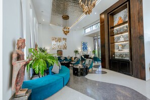 2 bares/lounges, um bar à beira da piscina, um bar junto à piscina 