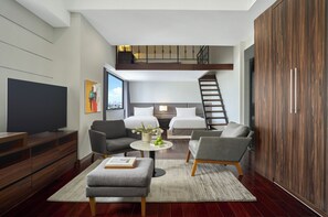 Studio Loft | Sala de estar | Smart TV de 55 polegadas com canais digitais, impressoras 