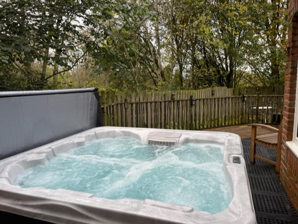 Blaydonburn - Sleeps 4,5 - Parking - Hottub - Yard - Newcastle upon Tyne