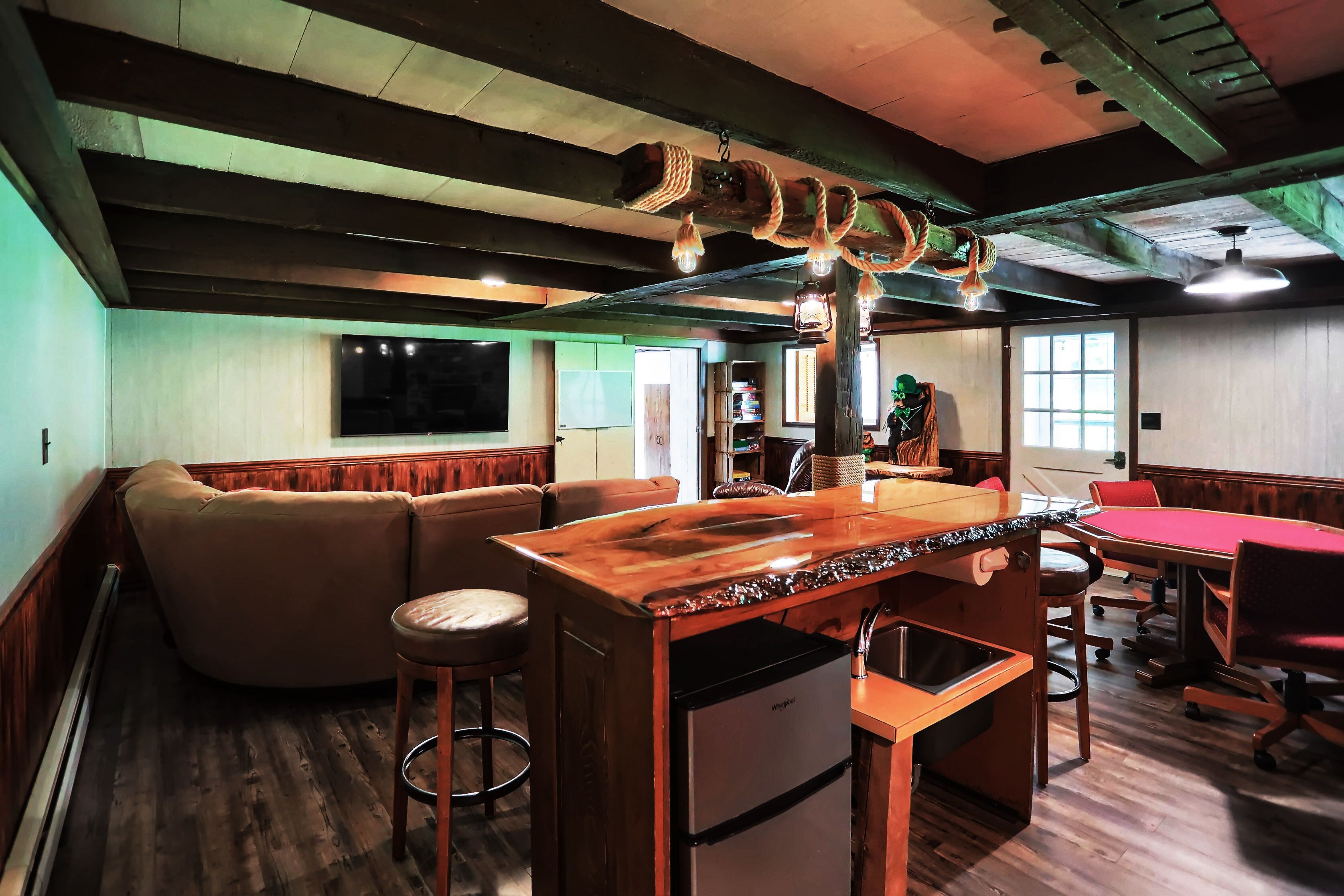 Lazy 8 Is A Remodeled Historical Farmhouse In The Countryside Of Snyder Co., Pa - Middleburg, PA