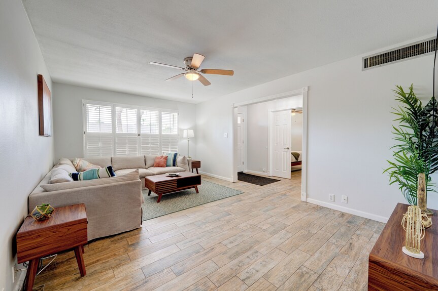 Perfect Old Town Location! Low Fees! Pool Heating Included. Good Vibes! - Scottsdale