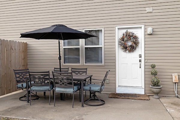 Comfortable And Cozy 2 Br 2 Ba Clean And Close To Everything - Springfield, MO