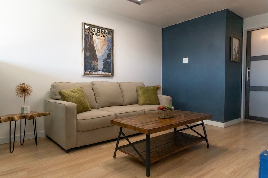 Cactus Cabin With Skydeck - Alpine, TX