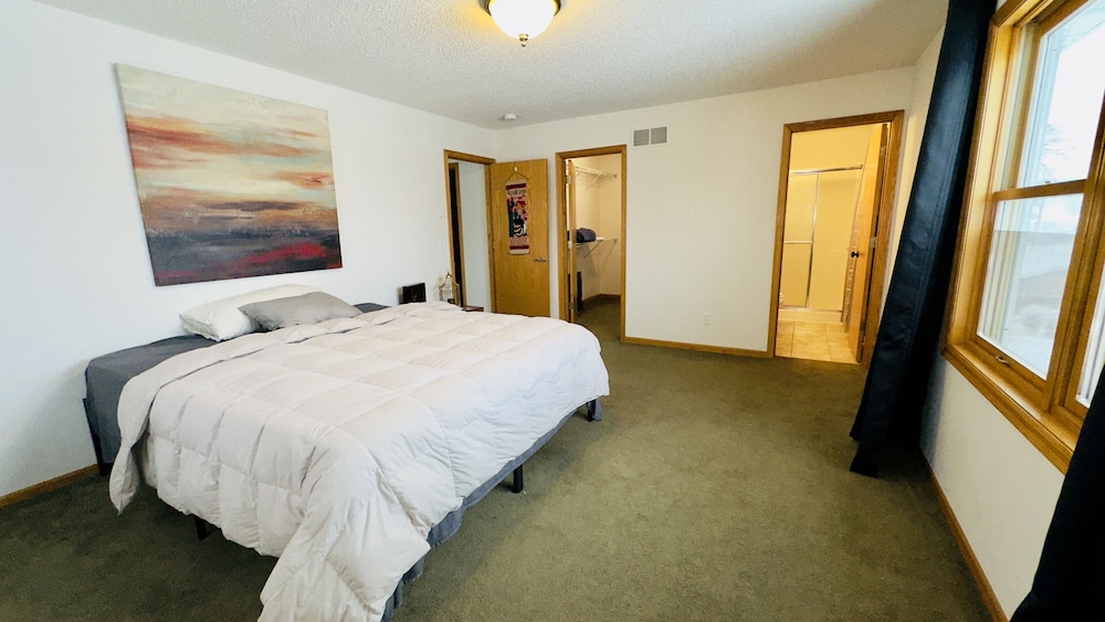 Luxury, Location, And Convenience. - Minneapolis