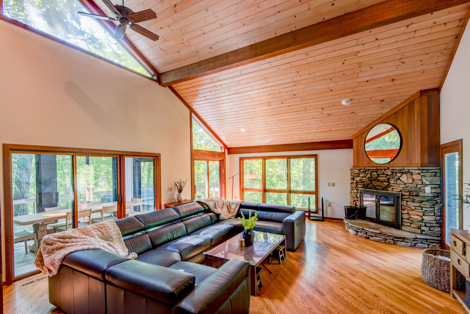 Deerwood Manor - Valle Crucis Retreat With Pool Table, Ping Pong, Firetable - Valle Crucis, NC