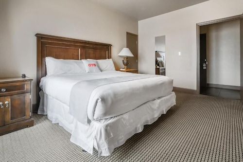 Historical Downtown 2 Bedroom Hotel Suite - Texas