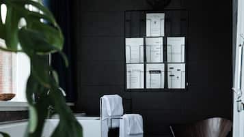 Quarto Duplo Comfort, 1 cama king-size | Minibar, ferro/tábua de engomar, Wi-fi grátis, roupa de cama fornecida