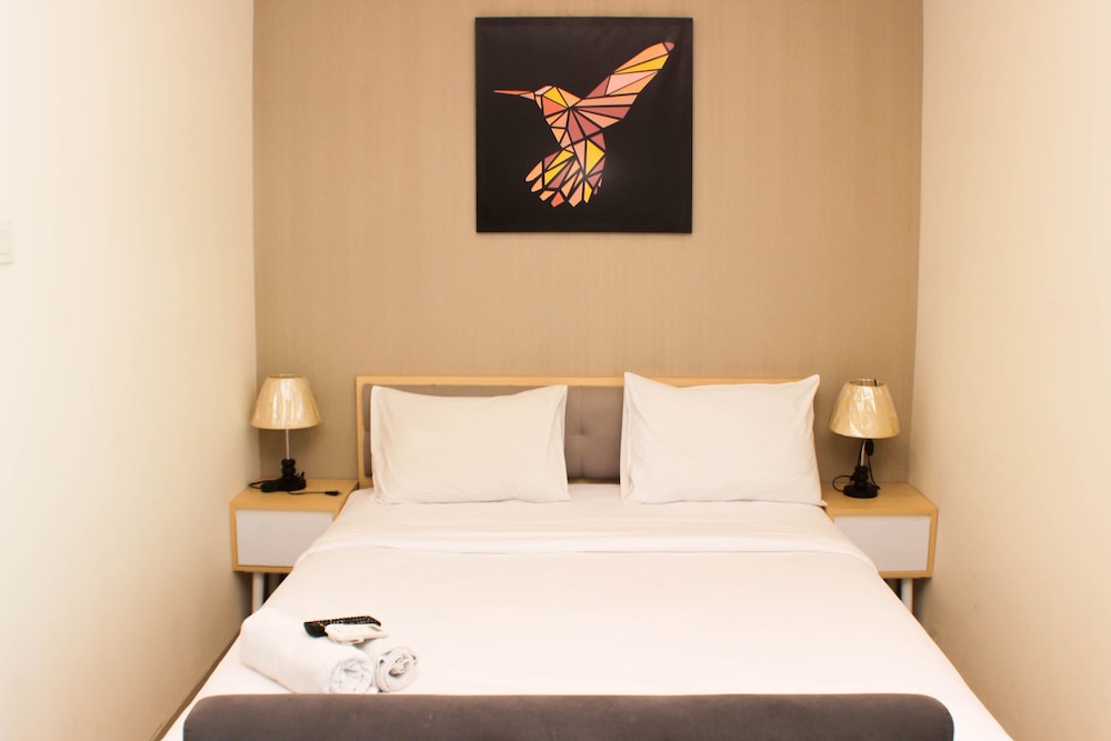 Cozy And Warm Studio At Grand Kamala Lagoon Apartment - Jakarta