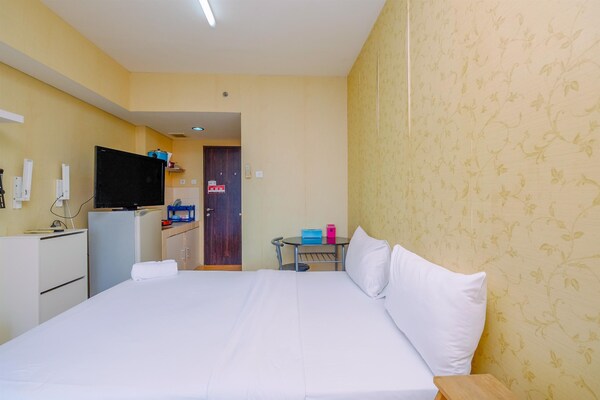 Comfort And Tidy Studio Apartment Serpong Greenview - Jakarta