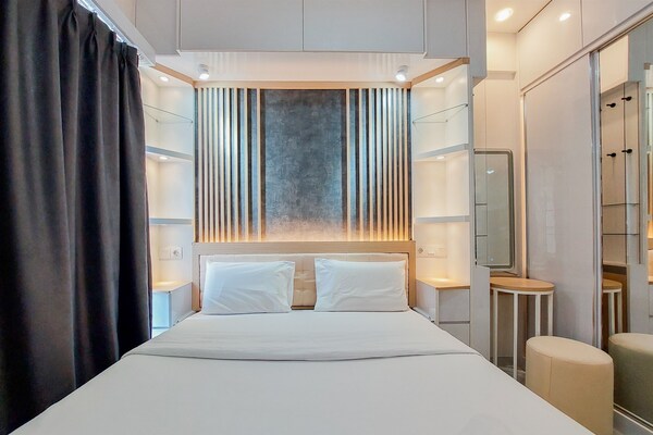 High Floor And Simply Look Studio At Sky House Bsd Apartment - Jakarta