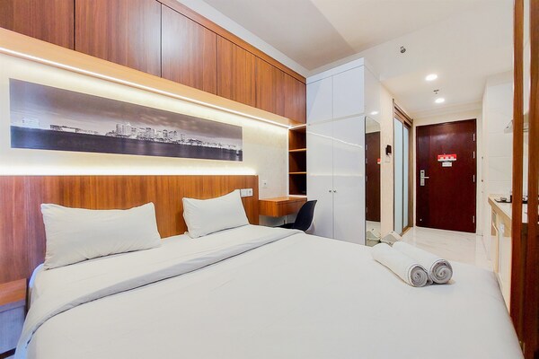 Fully Furnished And Simply Studio At Sky House Bsd Apartment - Jakarta