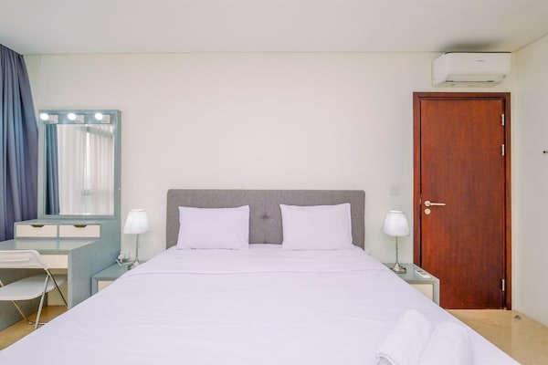Elegant And Nice 2br At L'avenue Pancoran Apartment - Jakarta