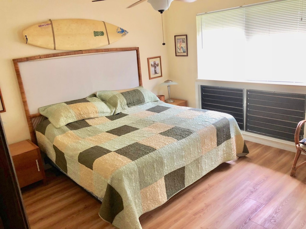 #52 2 Bedroom/2 Bath Beautifully Furnished - Punaluʻu Beach, HI