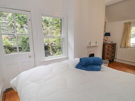 3 quartos, com decoração personalizada, com mobília individualizada 