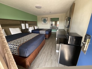 Quarto casal standard, para fumantes | Wi-Fi de cortesia, roupa de cama