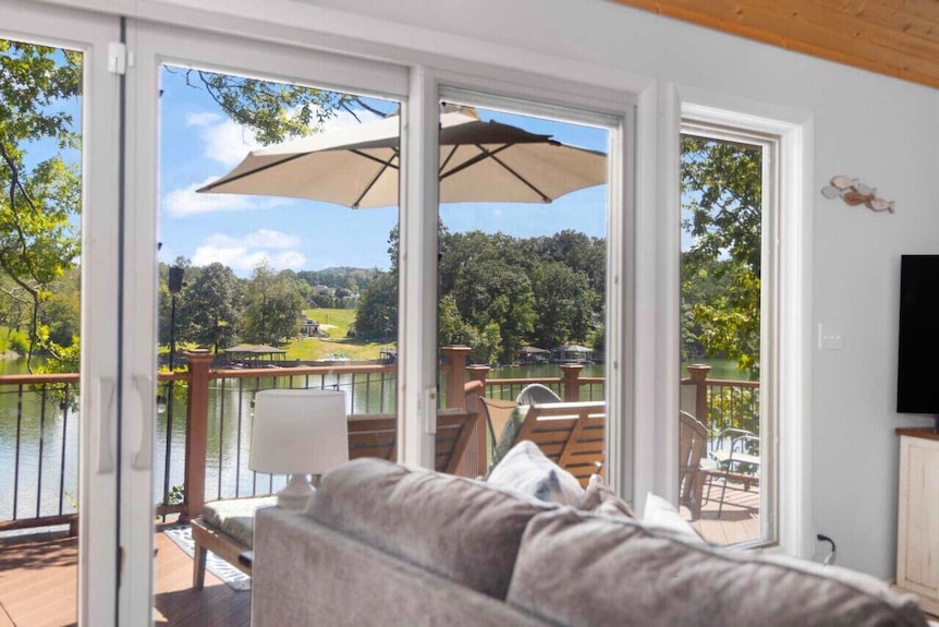 Lakefront Getaway On Boone Lake Sleeps 8+ Hot Tub Dock Fire Pit Kayaks - Johnson City, TN