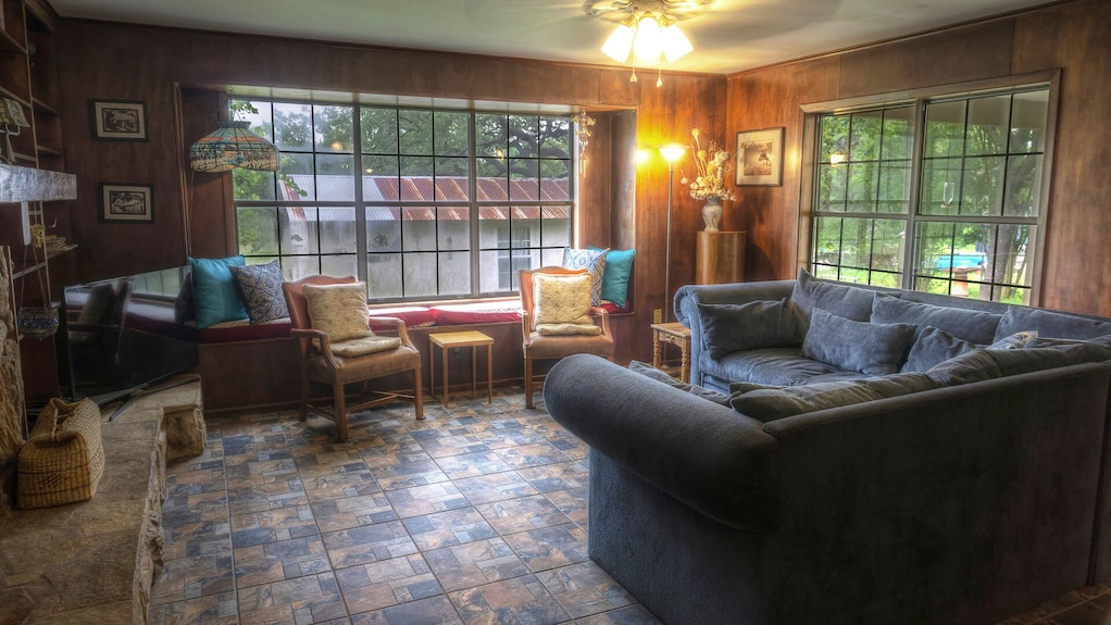 Rock N Utopia - Utopia, TX