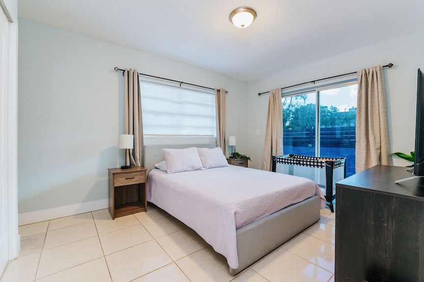 Spacious, Centrally-located House Near Fort Lauderdale Beach And Airport - Sunrise, FL