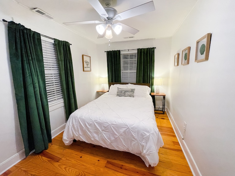 Cheerful Tiny Home By The Bay - South Carolina