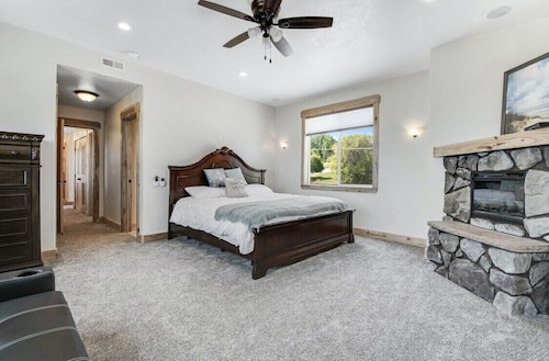 Private Home With Hot Tub And Private Beach Access - Bear Lake State Park, St Charles