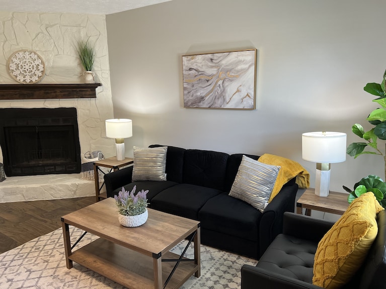 Cute Unit Of A Duplex Near Downtown Lawrenceville. Clean! - Lawrenceville, GA