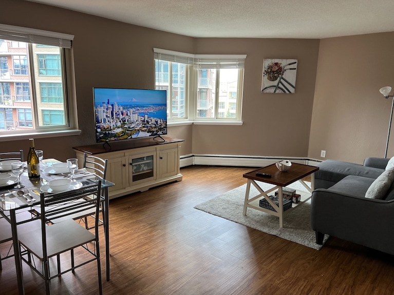 Downtown Seattle 1 Bedroom Condo - Seattle, WA