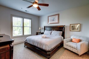 Condo, várias camas, cozinha | 2 quartos, ferros/tábuas de passar roupa, Wi-Fi de cortesia