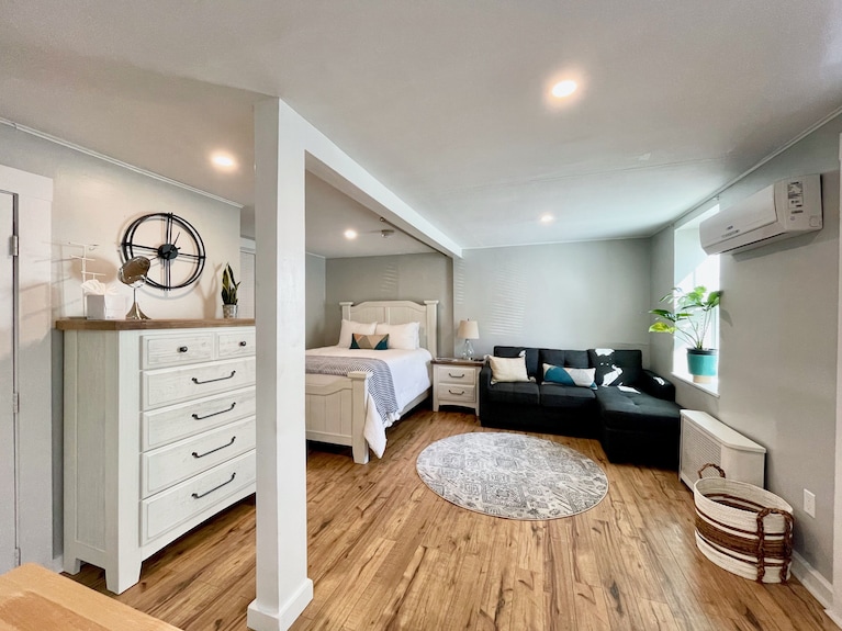 Super-walkable Downtown Studio - Rhode Island