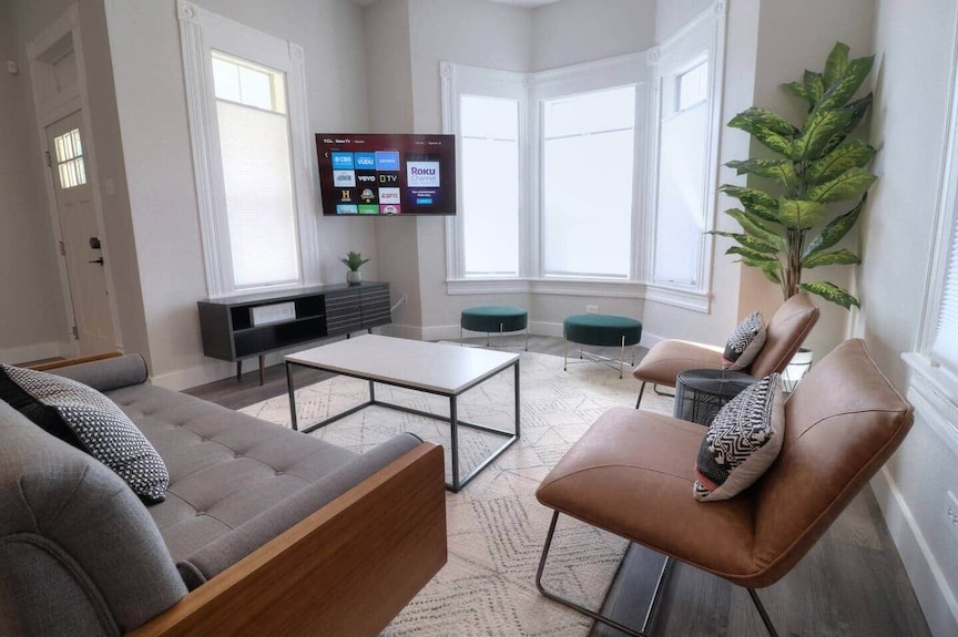 Renovated 3br W/ King Beds Only 1.5mi To Downtown - 聖安東尼奧