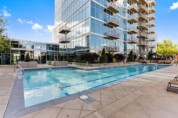 Executive Downtown Denver Condo - Amazing Views - Gym - Dog Friendly - Denver, CO