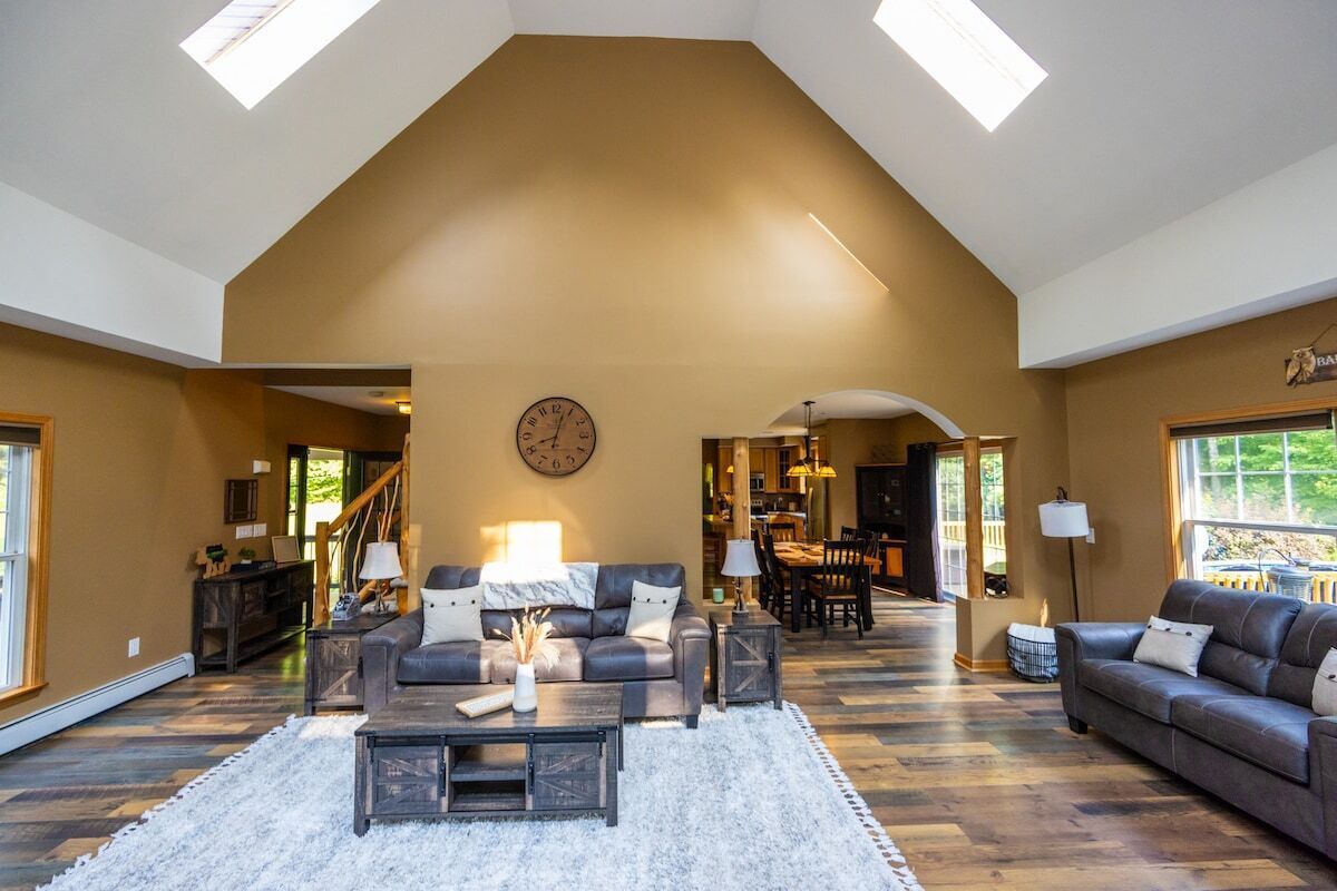 Cozy Adirondack Lodge In Lake George - Lake George, NY