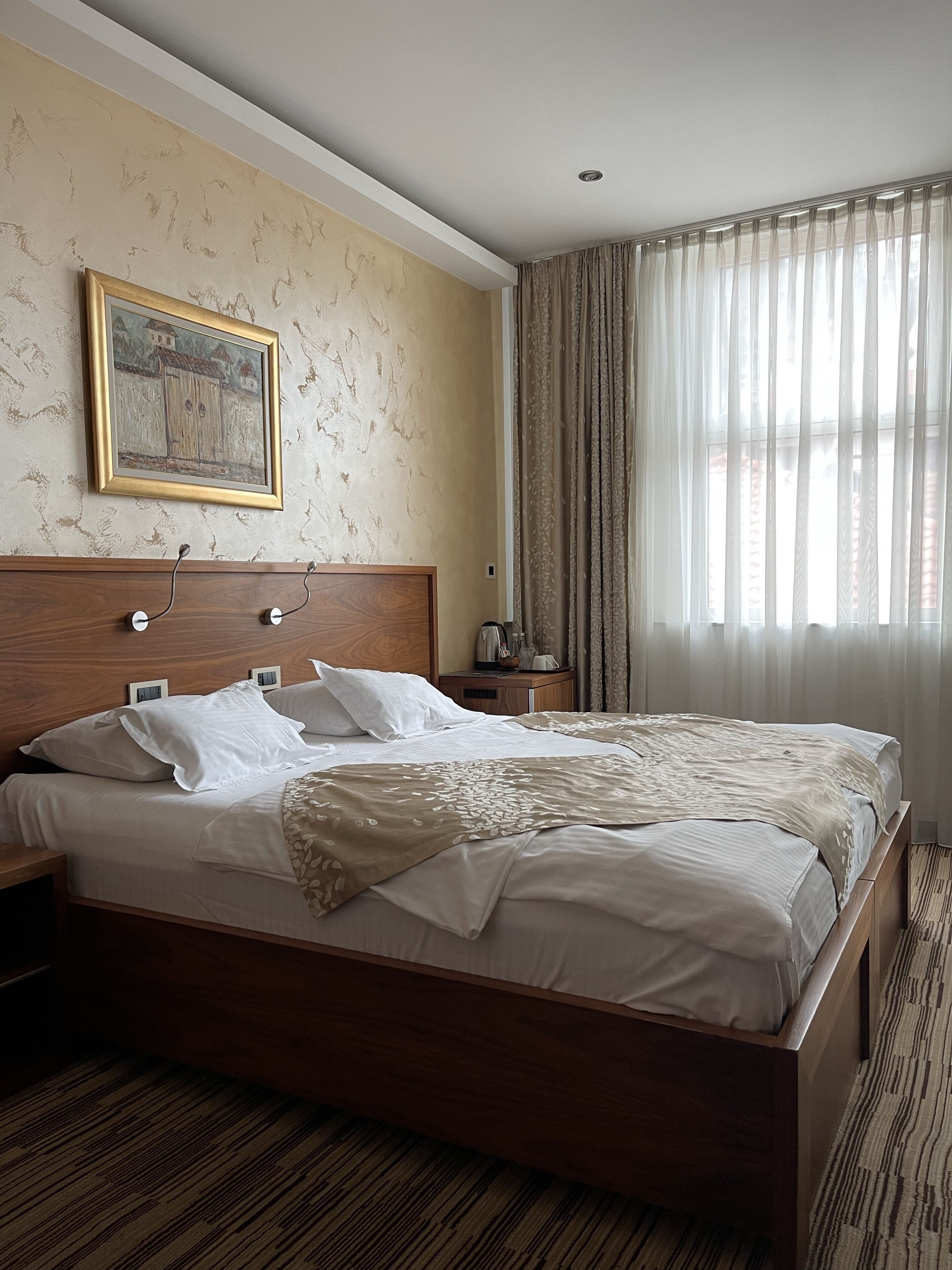 Quarto Duplo Deluxe | Camas de colchão viscoelástico, minibar, secretária 