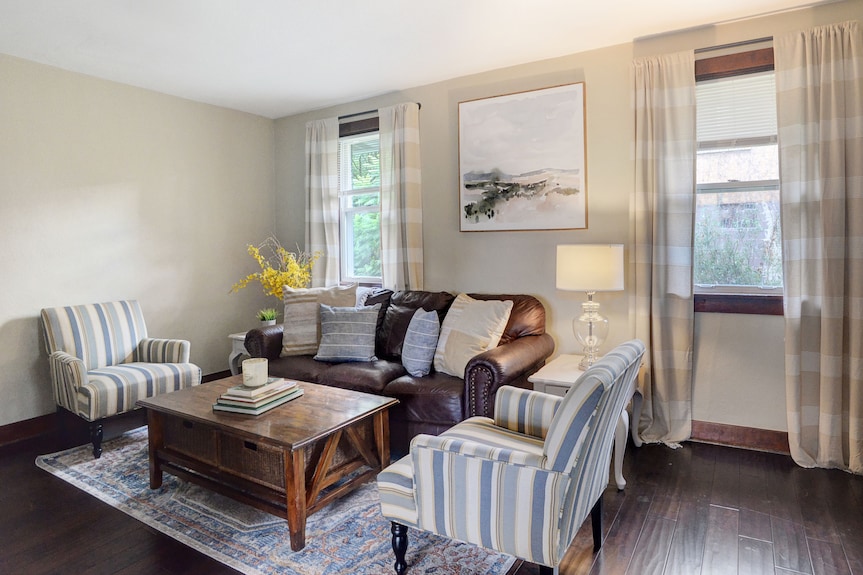 Charming Carnegie Cottage 15 Minutes From Airport & Downtown - Sewickley, PA