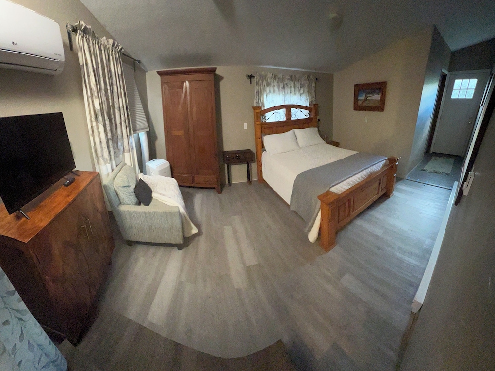 Cozy Guesthouse With Views - Prescott, AZ