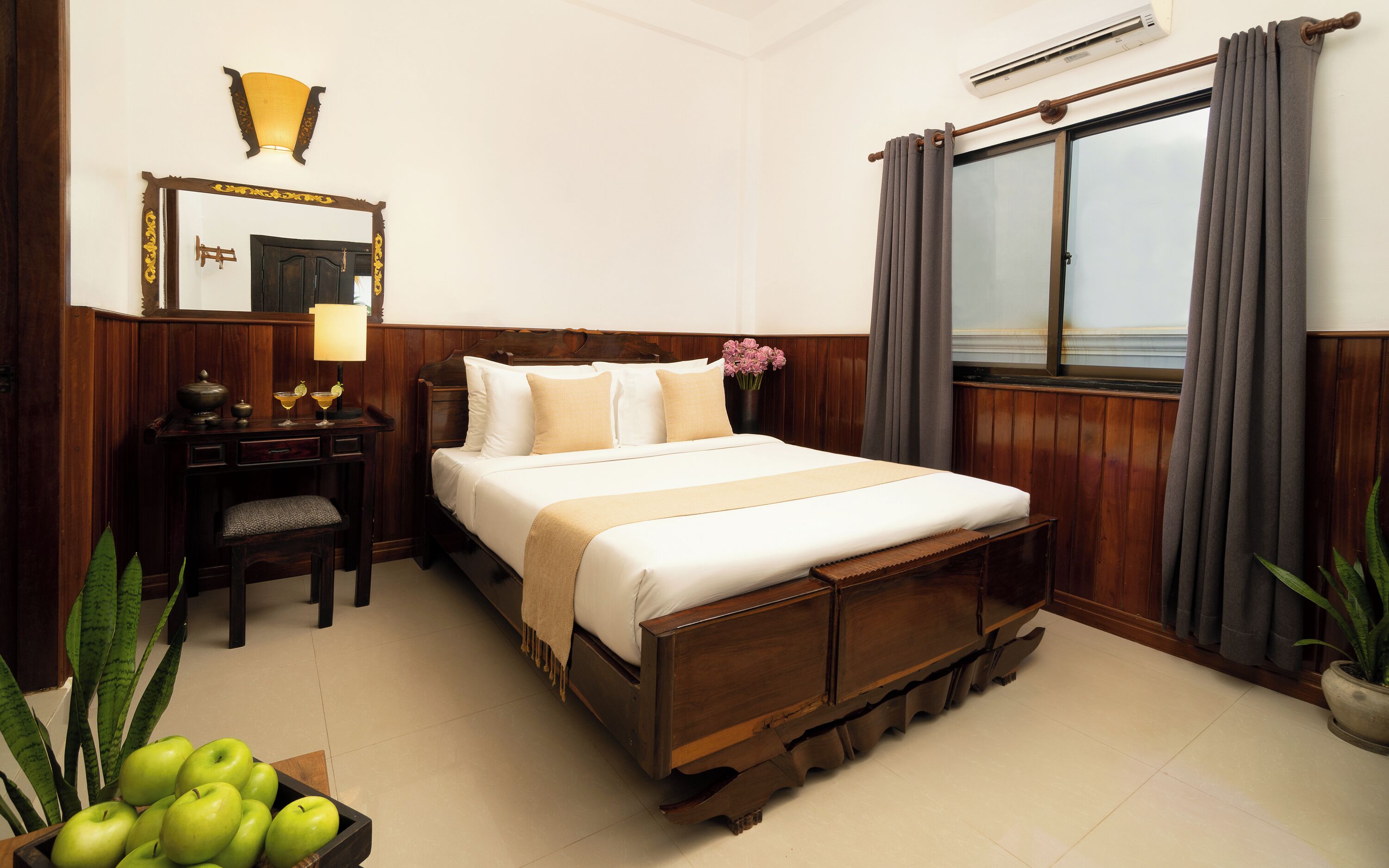 Budget Double | Minibar, com decoração personalizada, com mobília individualizada 