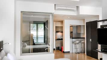 Quarto Executivo | Roupa de alta qualidade, camas de colchão pillowtop, cofre no quarto